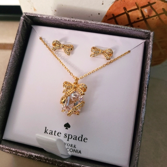 kate spade | Jewelry | Nib Kate Spade Pendant And Bow Studs Box Set ...